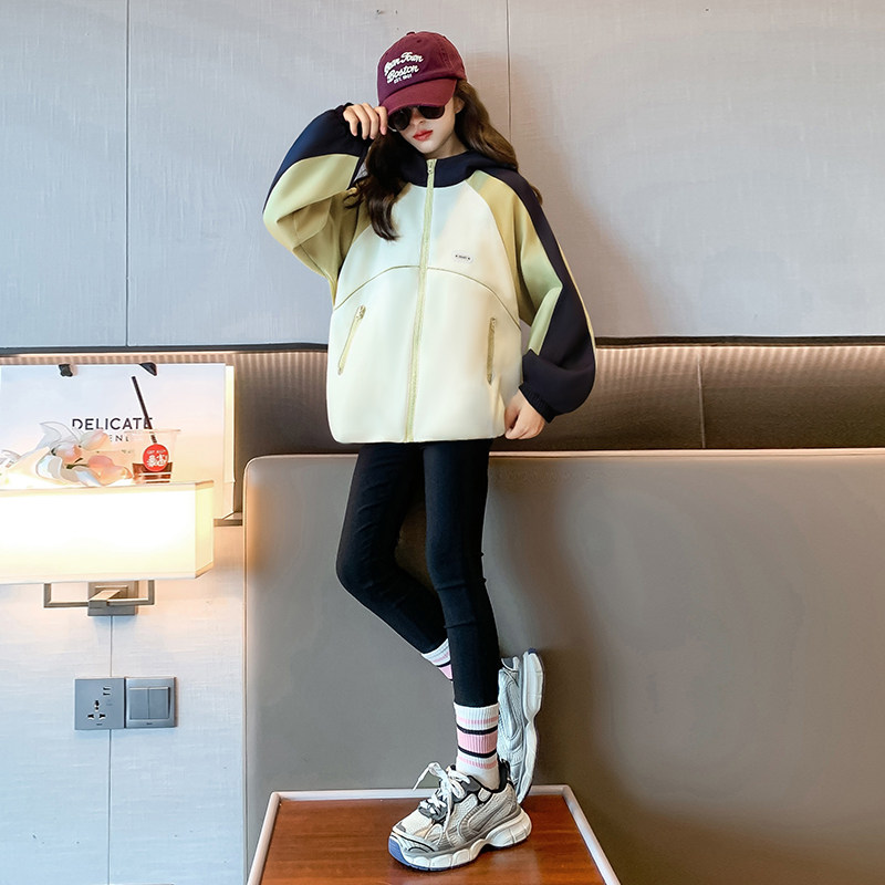 女童休闲外套春秋季2026新款韩版上衣儿童洋气衣服女孩秋装冲锋衣