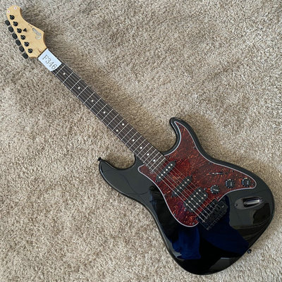 Gusta ST款式  电吉他 单摇 单单双拾音器 黑色微瑕 初学入门