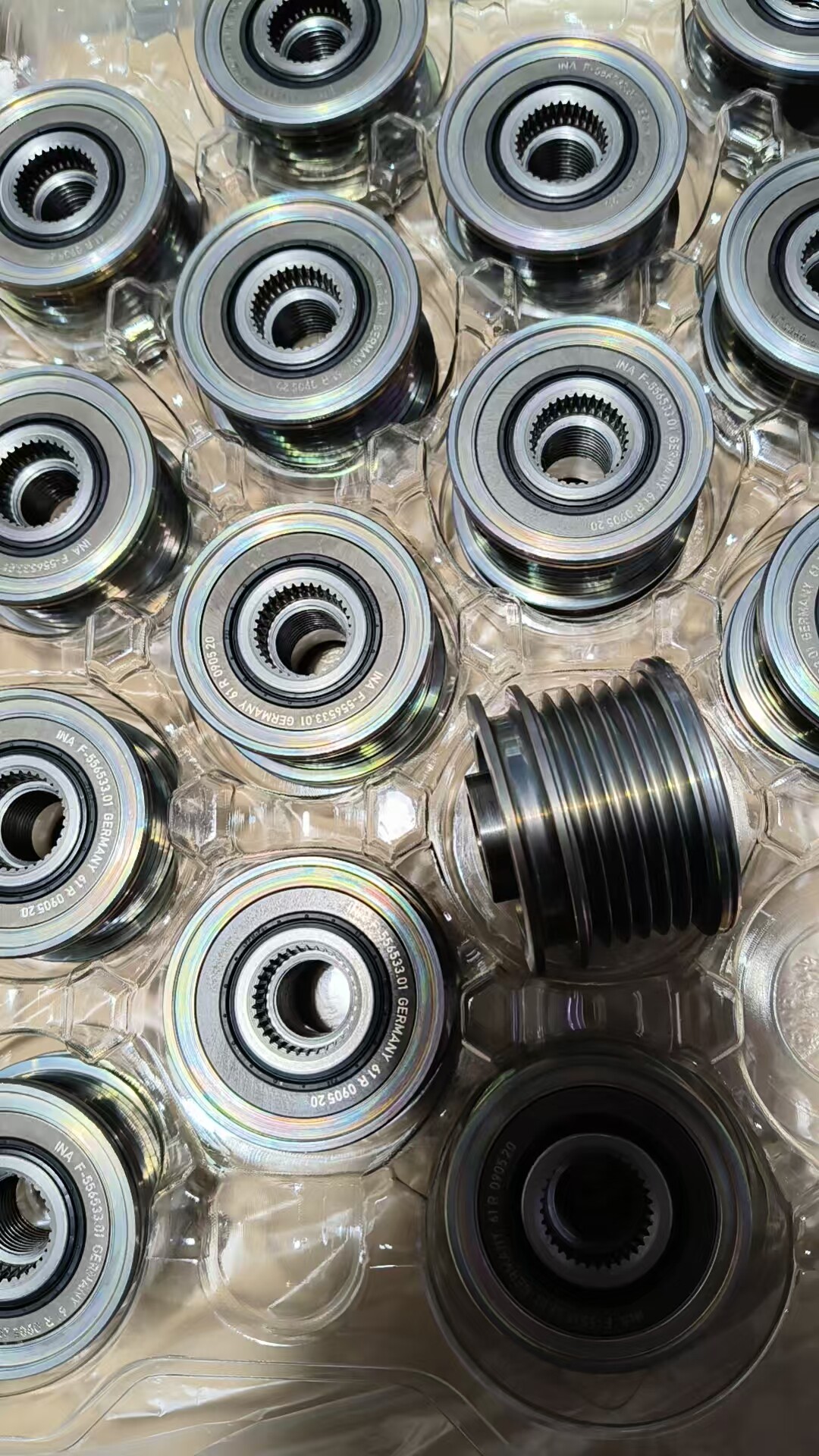 适用宝马迷你1.6T标志30084008发电机皮带轮单向轮INA品牌全新