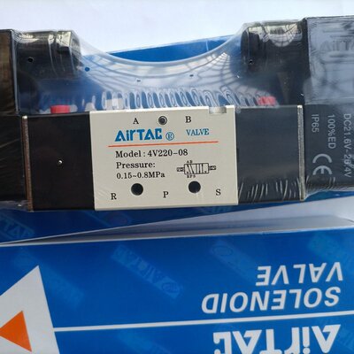 议价AirTAC电磁阀4V22008B4V220-084V220-08B
