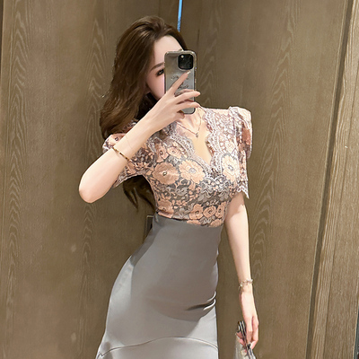 20488泡泡袖蕾丝衫2025新款V领钩花短袖洋气名媛气质修身显瘦上衣