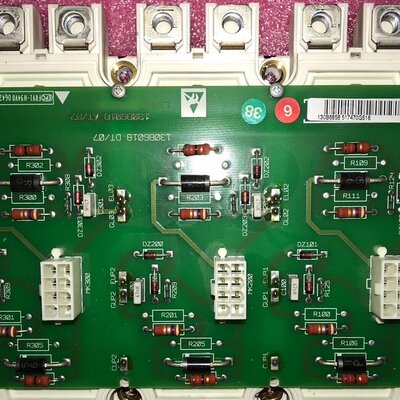 议价模块FS300R12KE4FS300R12KE4/DP300D1200T102002
