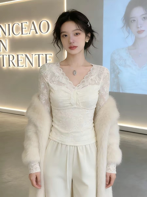 【小四专享】514#性感v领上衣女秋冬小香风蕾丝打底衫内搭加绒