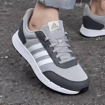 阿迪达斯男鞋2025春季新款透气复古运动灰色轻便缓震跑步鞋IG6552