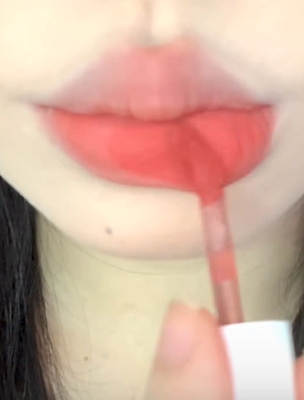 蜜门永存！自带韩系氛围~akf唇泥m21西柚蜜瓜色奶油甜橘色口红