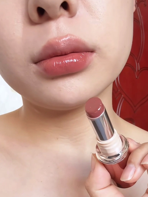 秋冬淡人伪素颜裸门天菜！日杂乌龙红茶棕 橘朵精华口红唇蜜104