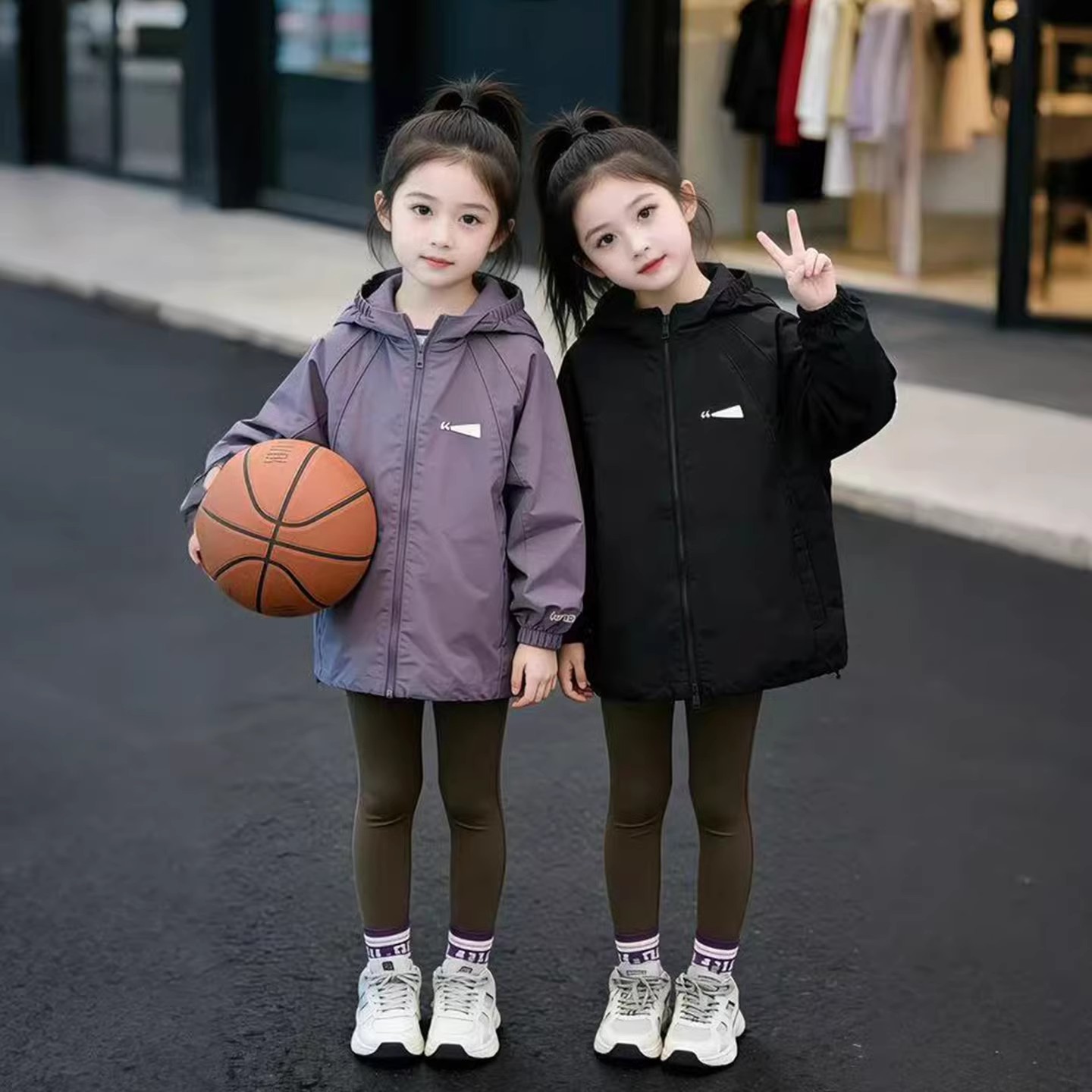 女童春装连帽外套2026春季新款儿童刺绣运动女孩防风百搭冲锋衣潮