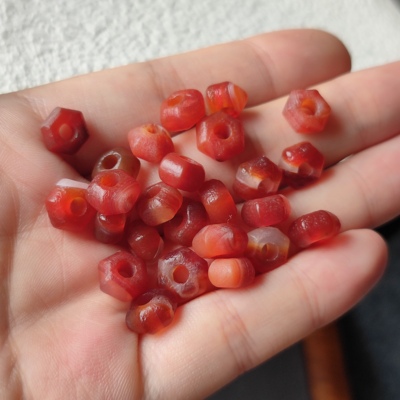 大孔道天然红玛瑙灰皮鸡骨白老型桶珠隔片手串项链DIY配饰散珠