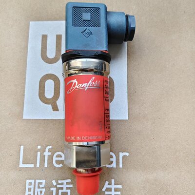 丹佛斯压力传感器AKS 32，型号060G2001，没包(议价）