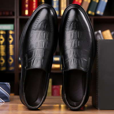 2025男士商务正装皮鞋男英伦尖头婚鞋套脚鳄鱼布洛克绅士男鞋大码
