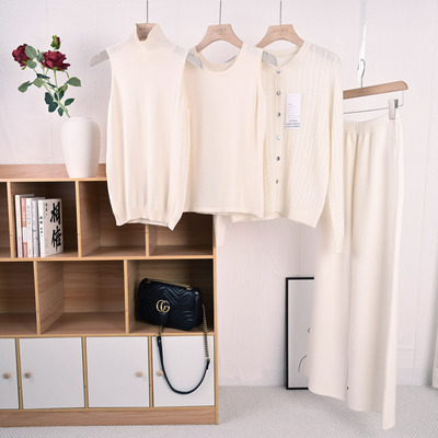 优雅白高冷气质丝羊绒针织背心