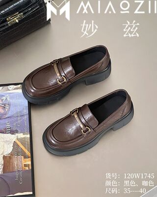 25年妙兹秋季舒适百搭软底软面一脚蹬金属扣乐福鞋120w1745