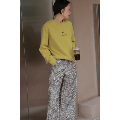 ise“冬日多巴胺”logo植绒草绿色针织休闲圆领卫衣K2541009