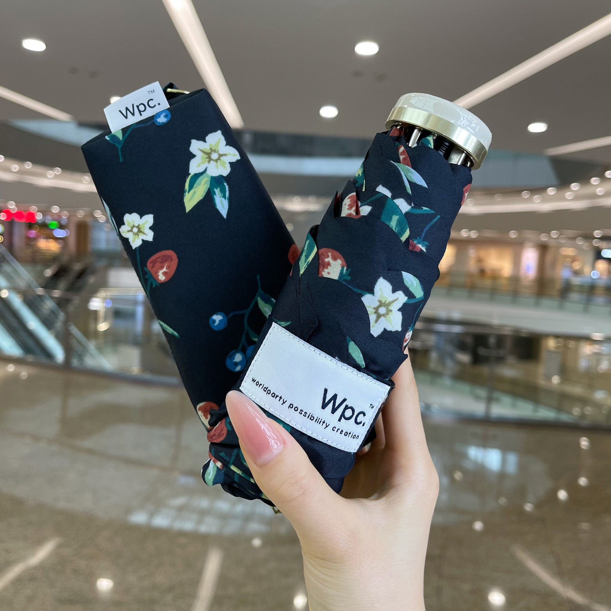 日本Wpc.五折晴雨两用包包伞草莓花园超轻小巧便携迷你防雨太阳伞
