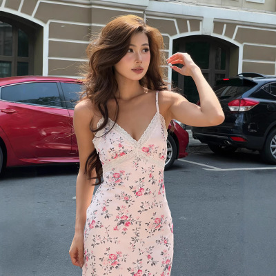 纯欲风性感露背碎花V领修身吊带