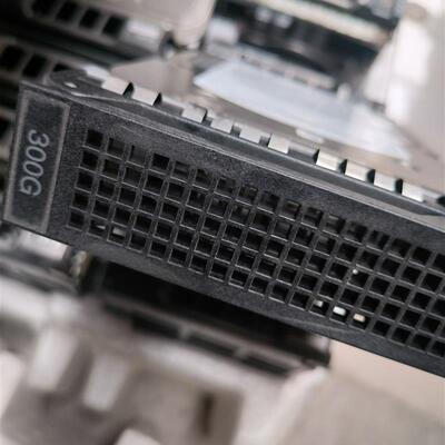 联想 03X3621 ST3300657SS 67Y2503 300G SAS 15K 3.5