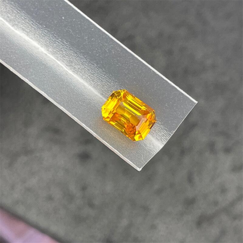 天然黄蓝宝吉尔德证书VB级GoldenYellow火彩满1.52克拉裸石镶嵌悠