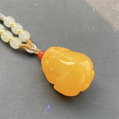 天然俄料原矿鸡油黄蜜蜡貔貅项链吊坠17.11克无优化无烤色琥珀