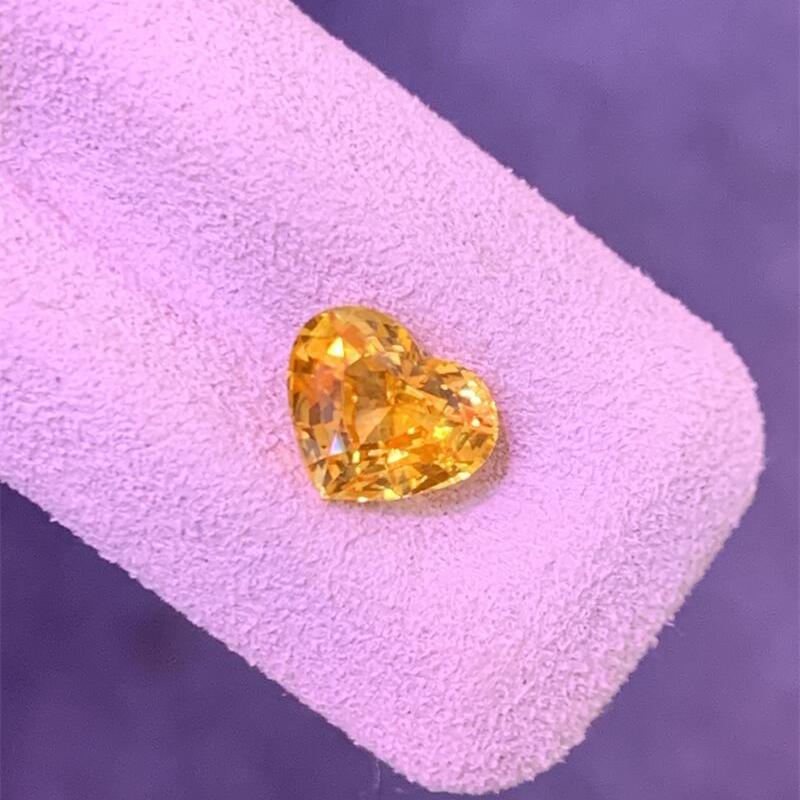 2.04克拉天然黄色蓝宝石金丝雀满火彩耳饰手串吊坠GUILD证书悠