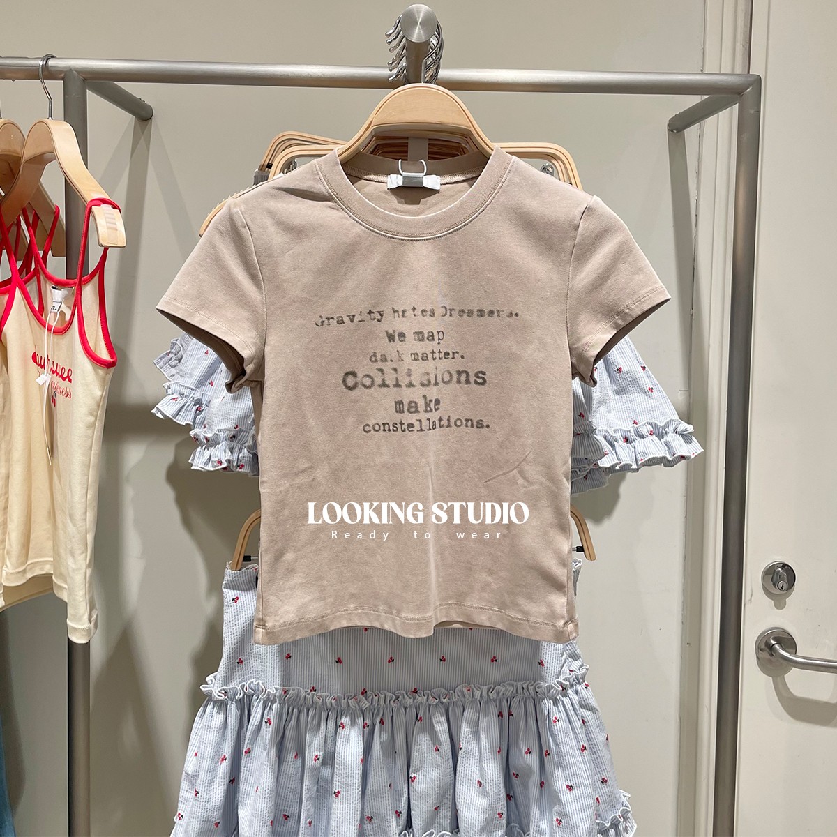 UR&DC2025夏季新款小个子休闲复古字母印花圆领短袖T恤女短款上衣