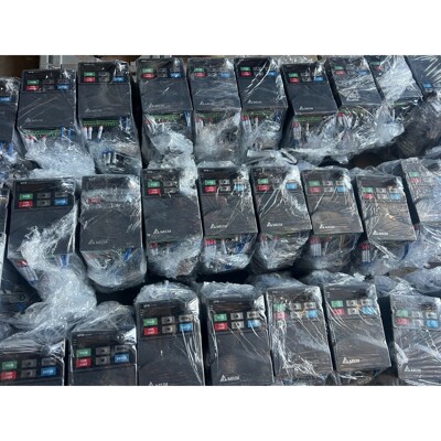 台达0.4KW变频器VFD004E43T成色可以冲新,实物拍