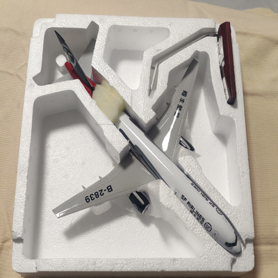 顺丰飞机模型，B757-200F，比例1：130，合金，。。.