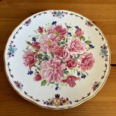 Royal Albert 皇家阿尔伯特 英国女王玫瑰花限量稀有款收藏碟大盘