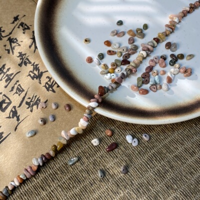 天然阿拉善玛瑙3*5mm有孔碎石手工diy串珠子手链项链饰品材料S165