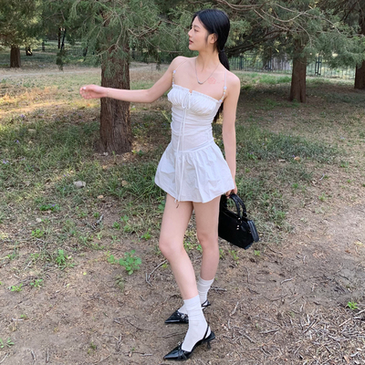 E7Q8 新款白色串珠连衣裙女显瘦抽褶纯欲辣妹百褶短裙时尚百搭款