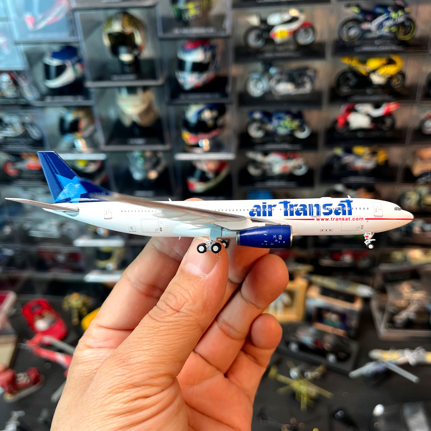 1:400比例合金飞机空客A330-243加拿大越洋航空有天线版礼品级