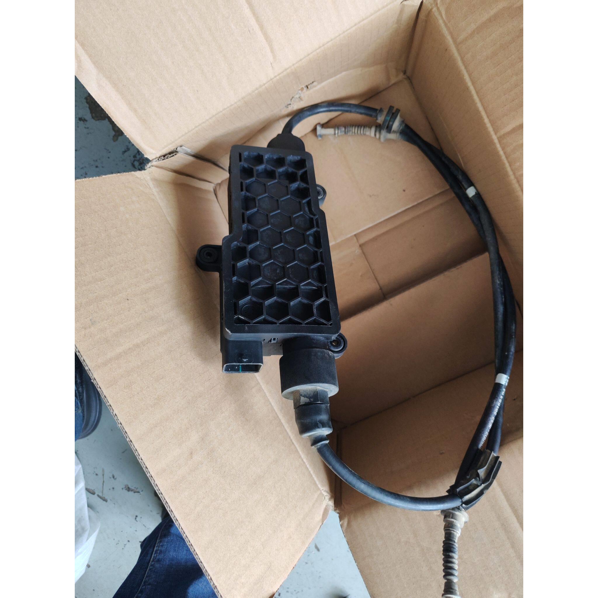 江铃陆风X5X7电子手煞车线原装配件驻车制动控制器模块总成正品保