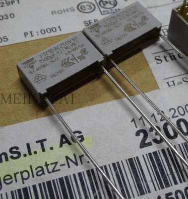 F17102151030 F1710 Y2 X1 MKT 1.5nF 250V 1500pf Vishay 电容