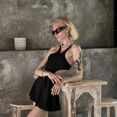 黑色连体裙式比基尼纯欲风泳衣女