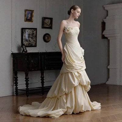 高级定制奥地利皇室复古华丽气质性感抹胸立体花朵蛋糕裙婚纱斯艾