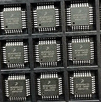 MC9S08AC32CFJE 封装LQFP32 微控制器全新 库存现货