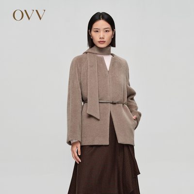 可拆卸短款羊毛大衣OVV