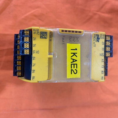 751111 PNOZ S11 皮尔兹安全继电器 工控自动化配件议价维修