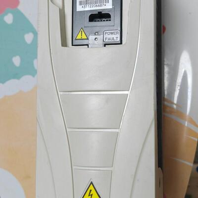 ACS550-01-06A9-4 ABB变频器 3.0/2.2kw 380V三相议价维修