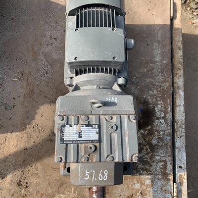 R77 齿轮减速机 卧式 2.2KW 速比57.68 输轴直径40议价维修