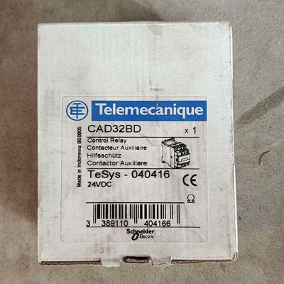 直流接触器CAD32BD DC24V，带包装