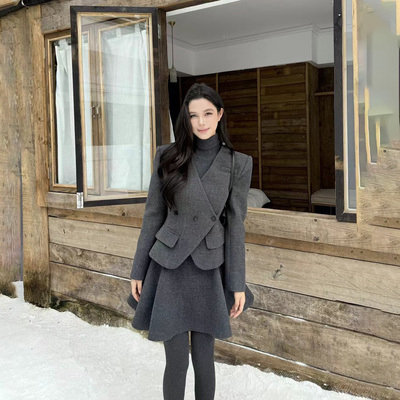 VANE时尚收腰V领外套两件套