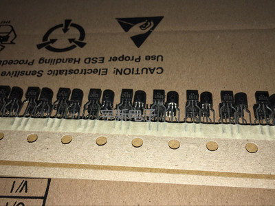 仙童 78L05 KA78L05AZ TO-92 LDO稳压器 5V 100mA