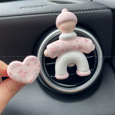 浮雕花朵小人车载香薰香水出风口