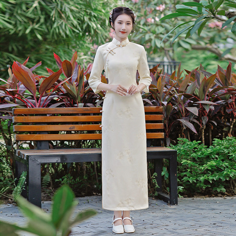 绣花旗袍麂皮绒复合婚礼宴会礼服中袖高端改良少女文艺复古