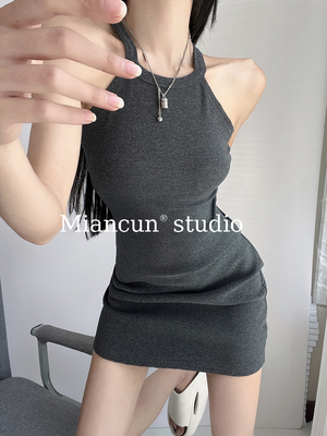 致命曲线挂脖露肩针织连衣裙女