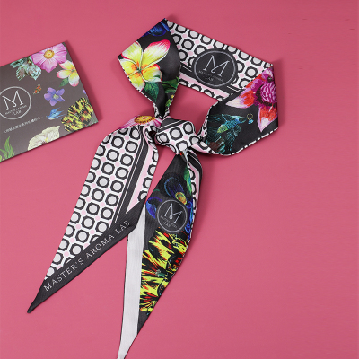 MINISO大师联名限定系列-Olaf Hajek丝巾女士礼物馈赠佳品礼盒装