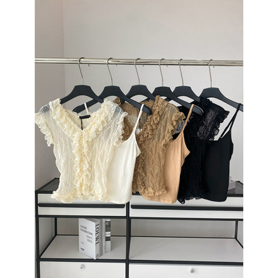 THEIRS纯欲V领蕾丝上衣+吊带两件