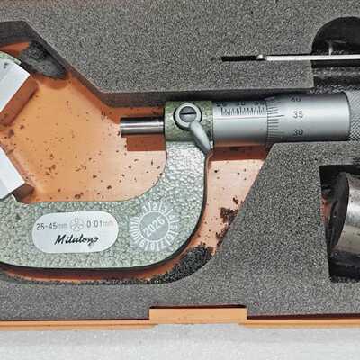 Mitutoyo 114122 VAnvil Micrometer 2545mm  Calibrated Through