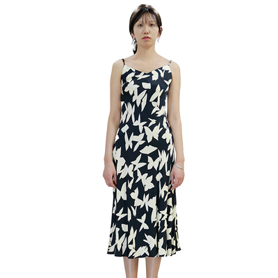 可路莎242528款吊带裙夏季新品修身复古连衣裙黑白剪纸蝴蝶花长裙