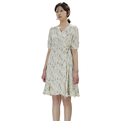 休闲鱼尾裙摆碎花连衣裙